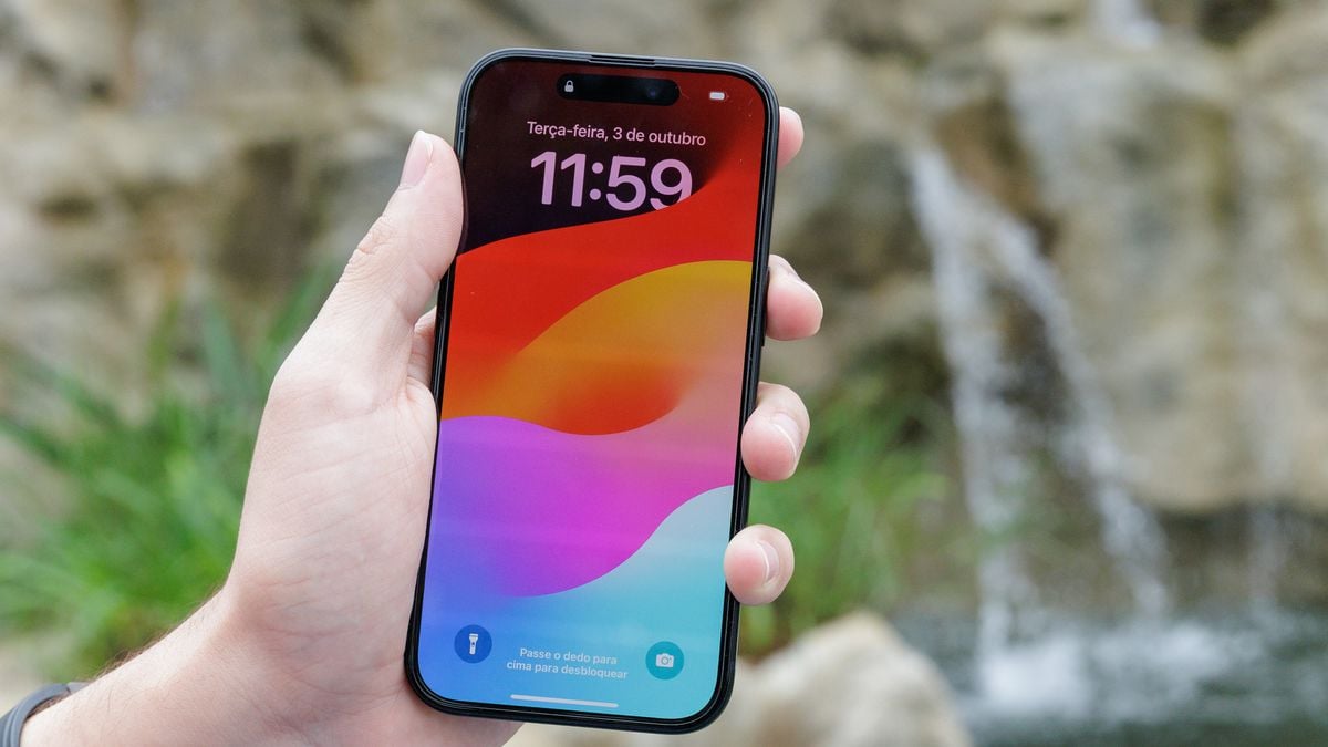 How to Change Lock Screen Shortcuts in iOS 18 | All Tech Nerd