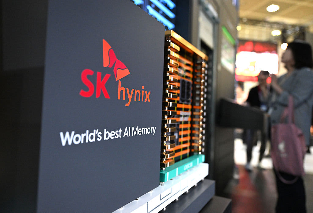 SK Hynix Reports Record Quarterly Profit as AI Demand Fuels HBM Chip ...